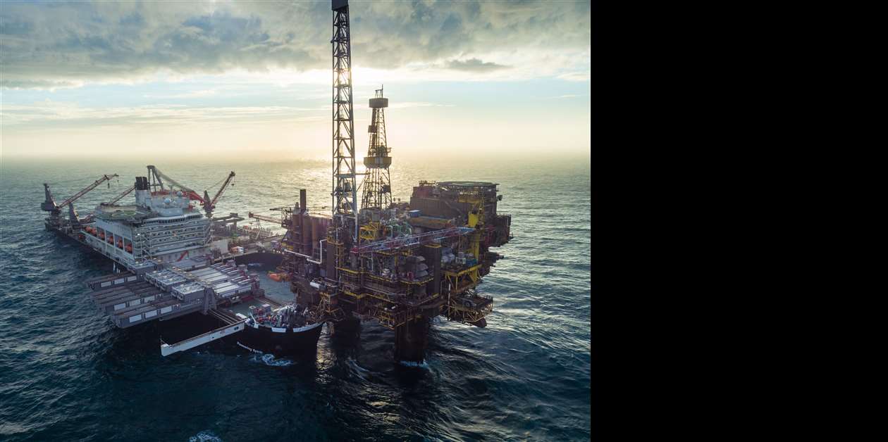 Allseas lifts 25,000 tonne platform - KHL Group