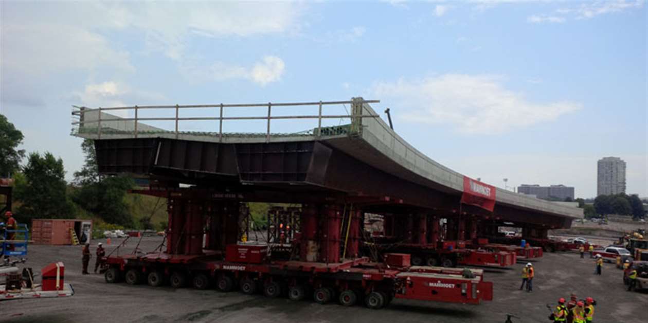 Speedy bridge lift by Mammoet - KHL Group