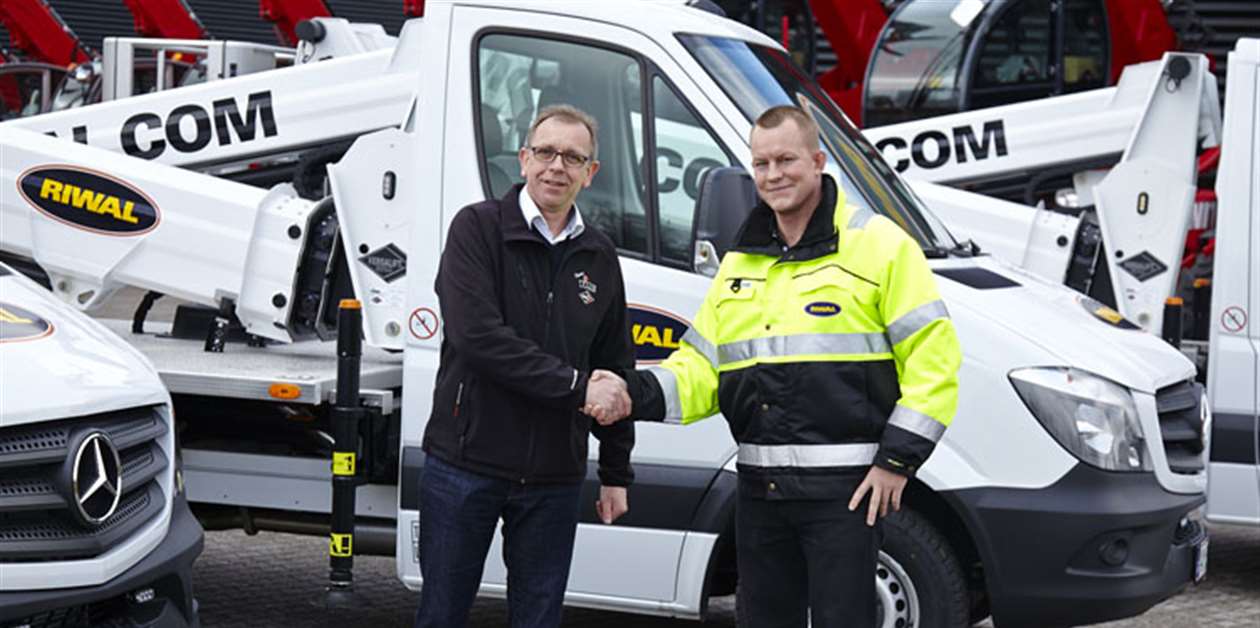 Riwal Denmark invests in Versalifts - KHL Group