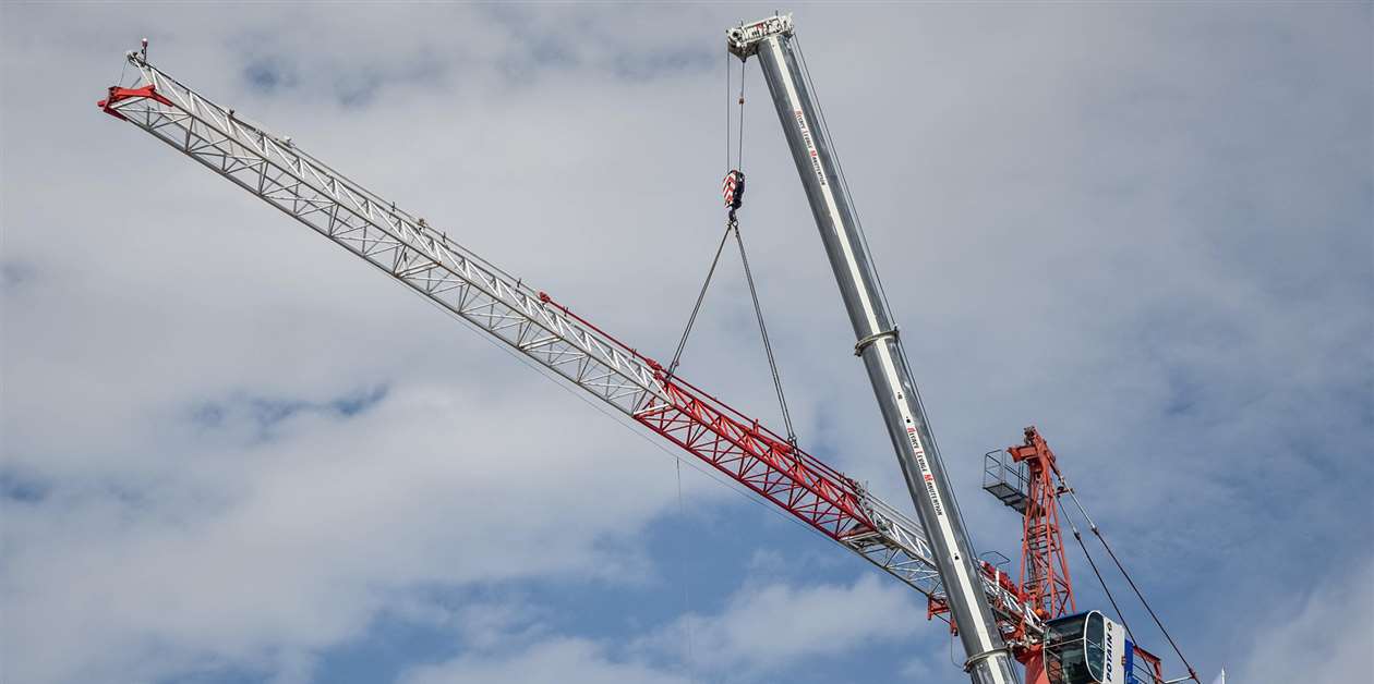 Grove puts Potain to work in France - KHL Group