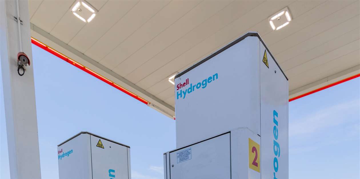 Port of Los Angeles, Kenworth roll out hydrogen fuel cell freight ...