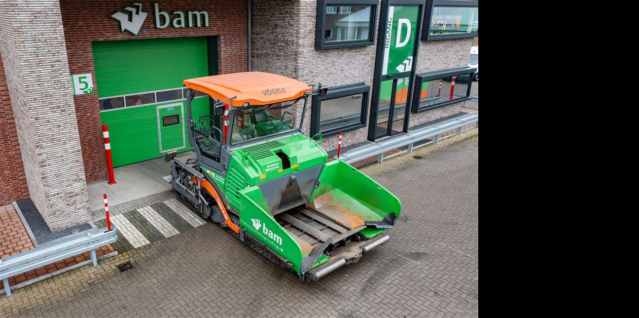 World’s first fully electric asphalt paver - KHL Group
