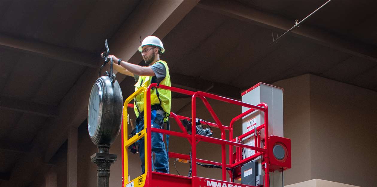 All-electric mast lift launch from MEC - KHL Group