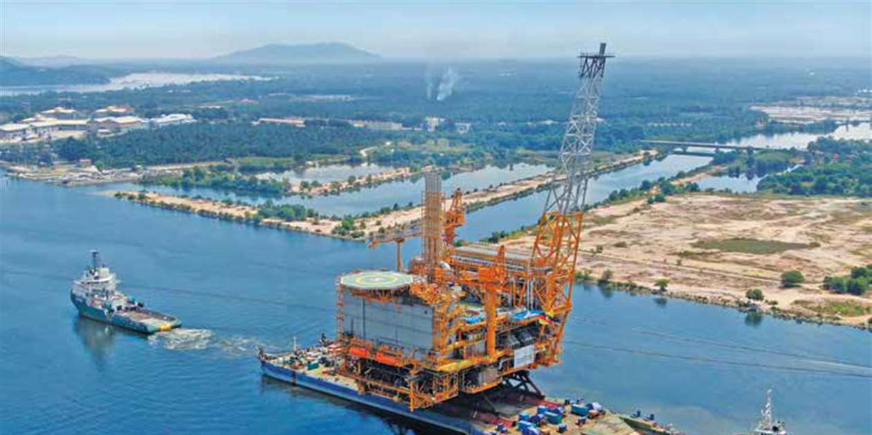 Favco books multiple crane orders - KHL Group