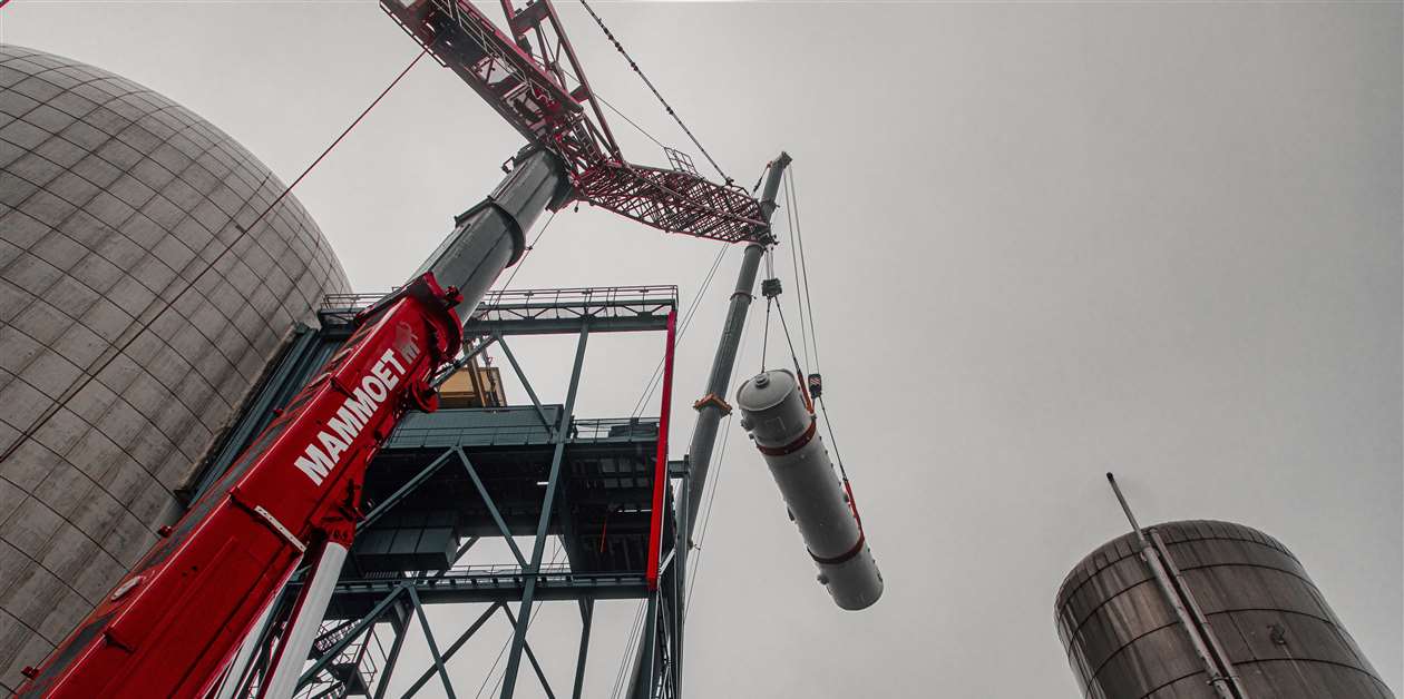 Complex steam converter removal by Mammoet - KHL Group