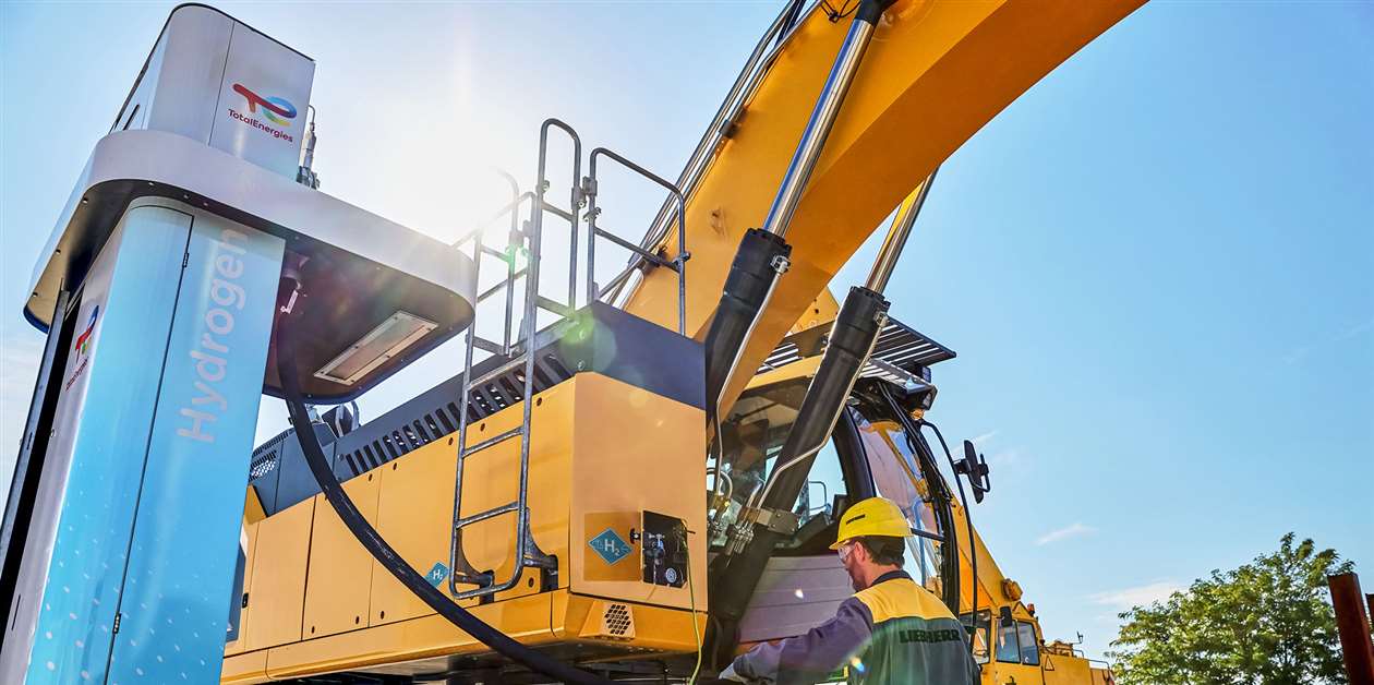 Liebherr’s hydrogen-fueled excavator receives Bauma award - KHL Group