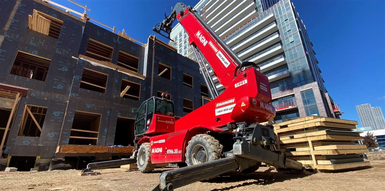 Telehandlers build new Toronto neighbourhood - KHL Group