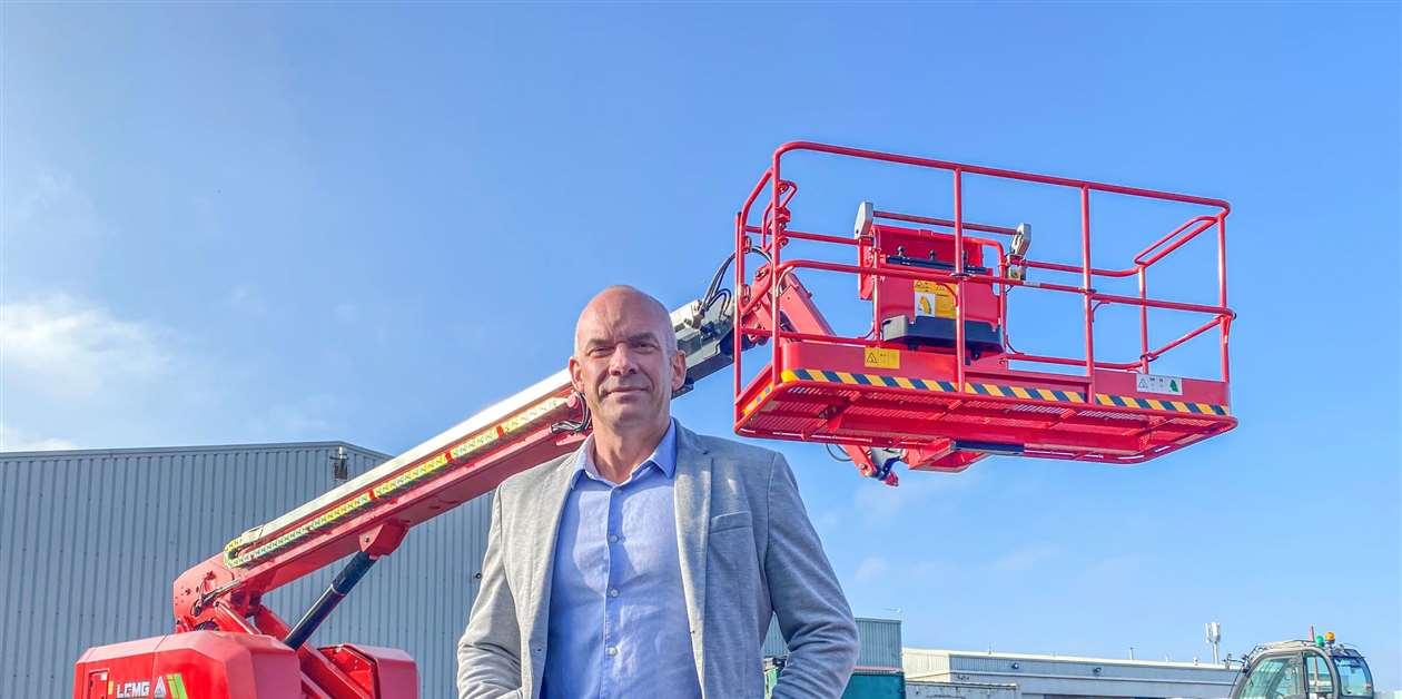 New LGMG lithium booms for Contract Plant - KHL Group
