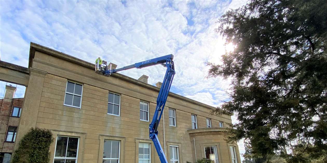 Tallest Hinowa for UK rental - KHL Group