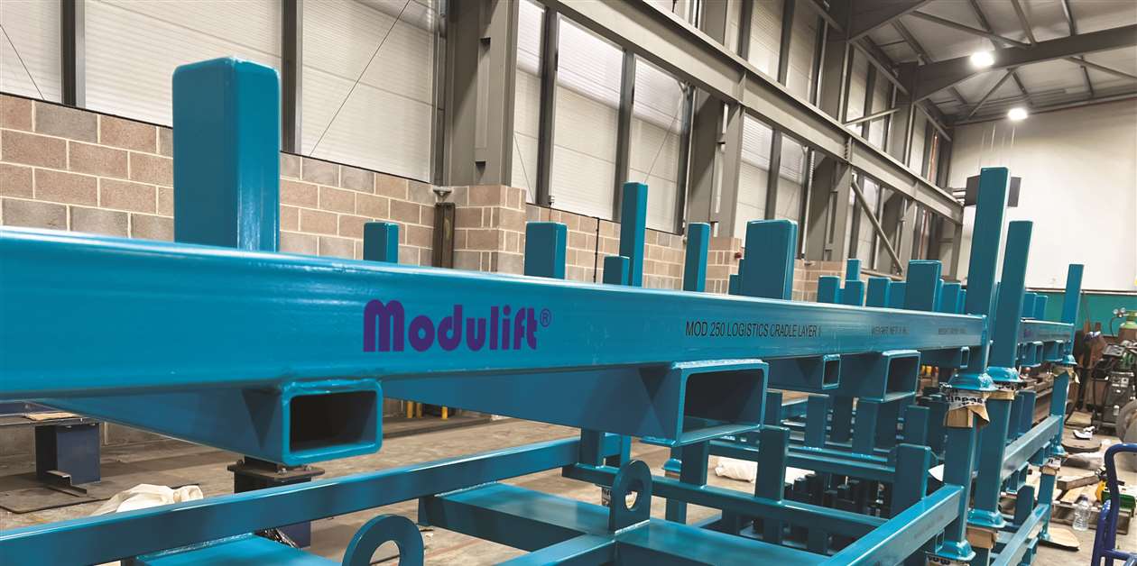 Heavy lifts with the latest below the hook equipment - KHL Group