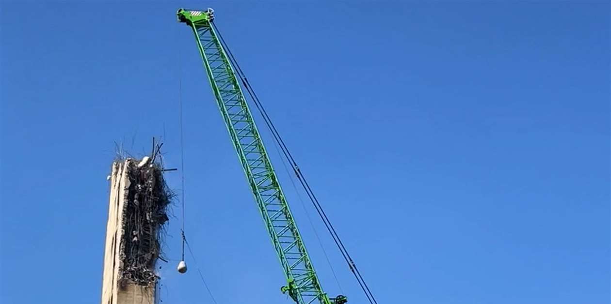 ‘World’s largest’ demo crane deployed at power plant - KHL Group