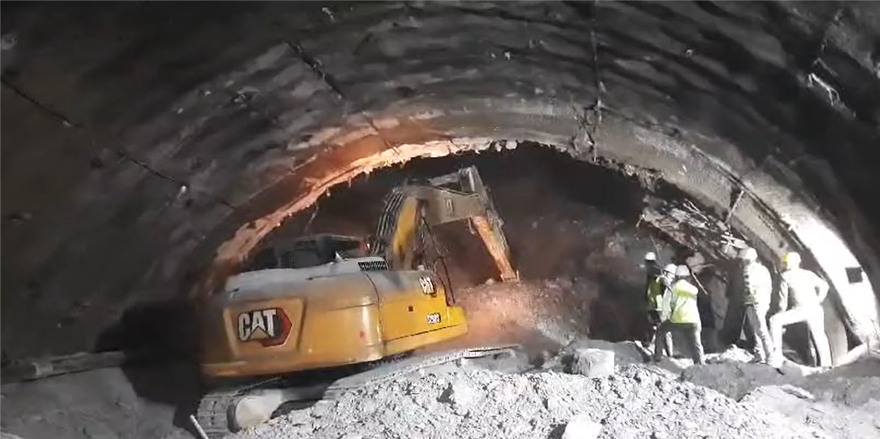 Rescue effort underway as 40 workers trapped in tunnel collapse - KHL Group