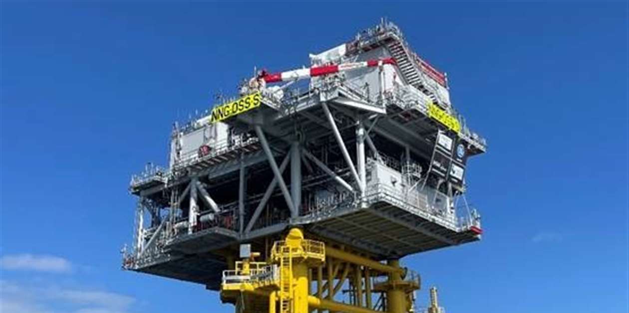 KenzFigee wins contract for offshore crane - KHL Group