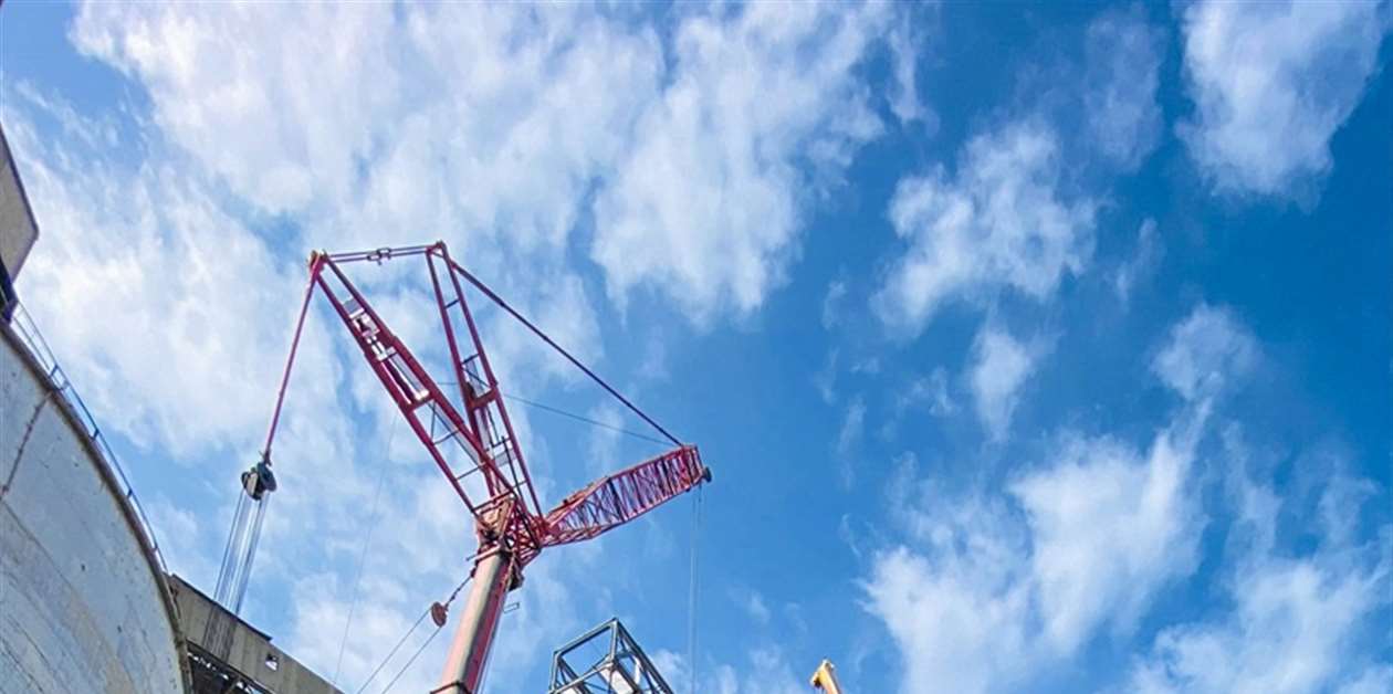 Tandem lifting with a difference - KHL Group