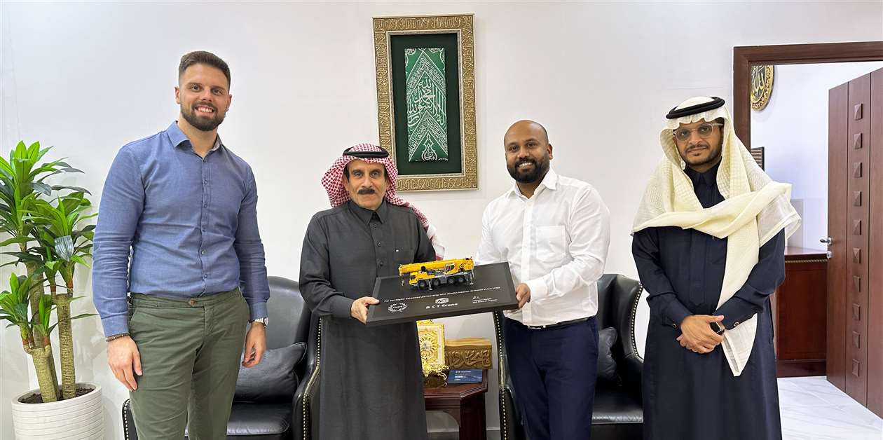 ACT orders 18 new Liebherr cranes - KHL Group