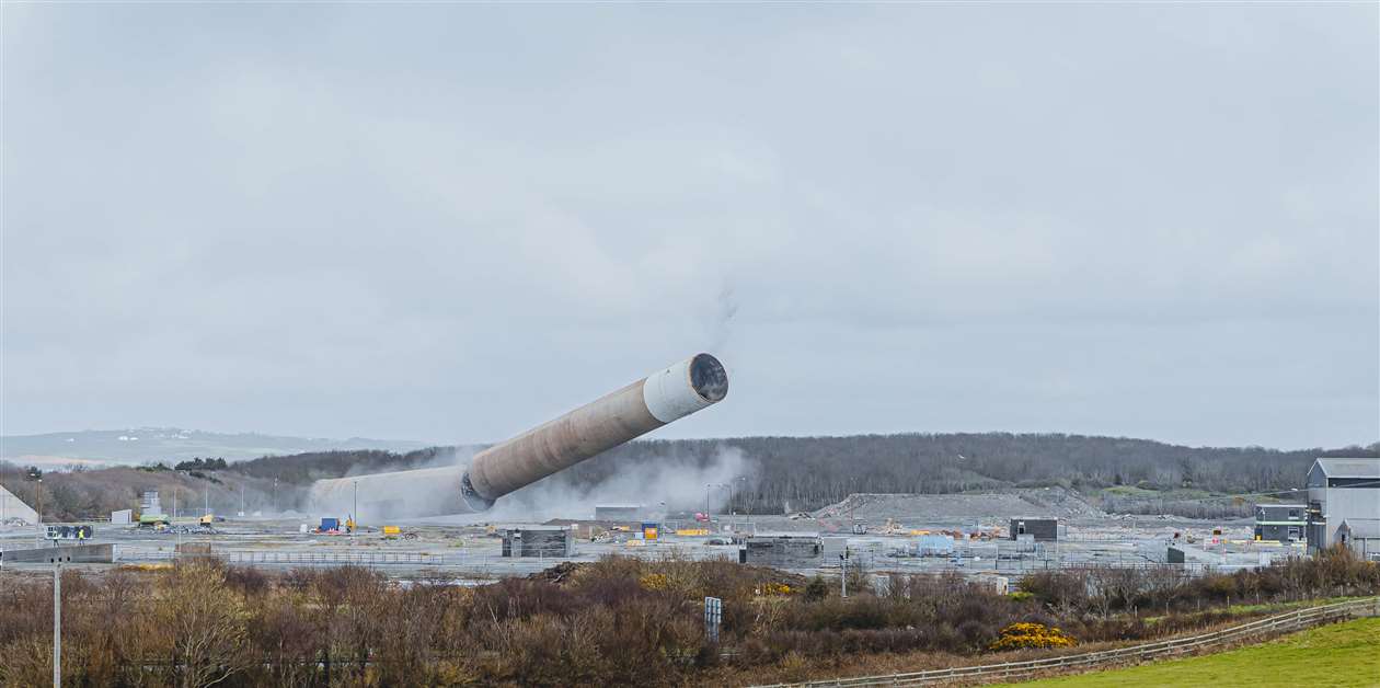 Total Reclaims downs 122-m Holyhead chimney stack - KHL Group
