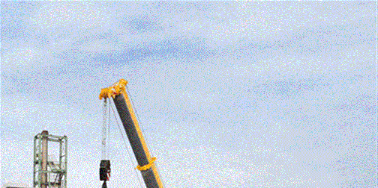 Liebherr LTC 1045-3.1 takes on long-term refinery work - KHL Group