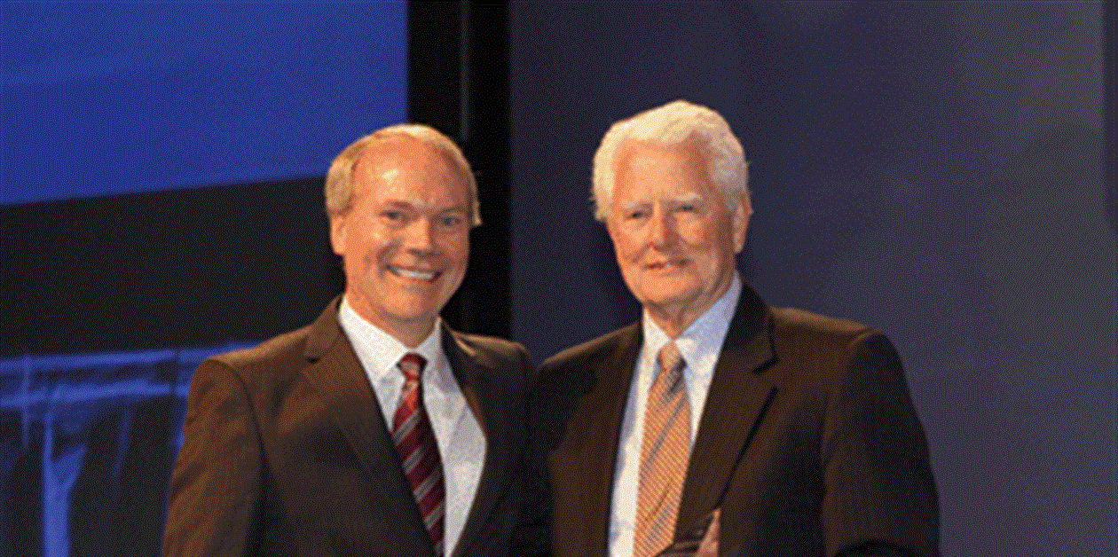 Robert Hull receives Toyota award - KHL Group