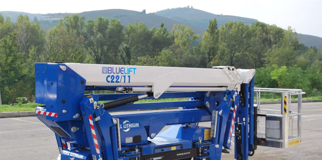 ReachMaster adds lithium-powered Bluelifts to fleet - KHL Group