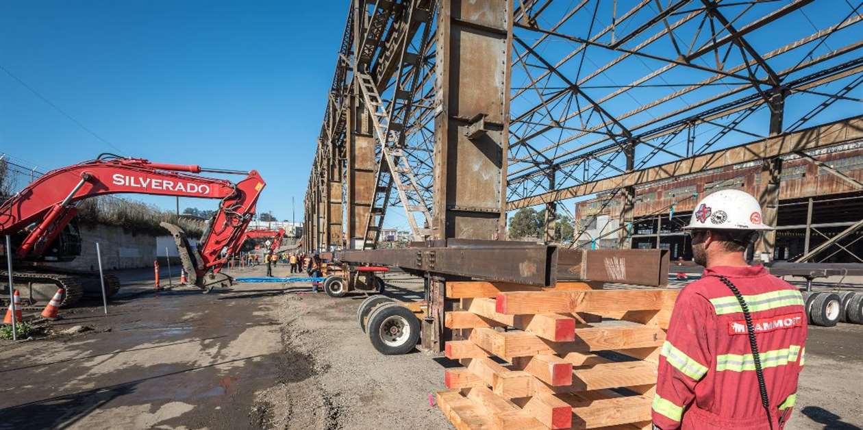 Building transported by Mammoet - KHL Group