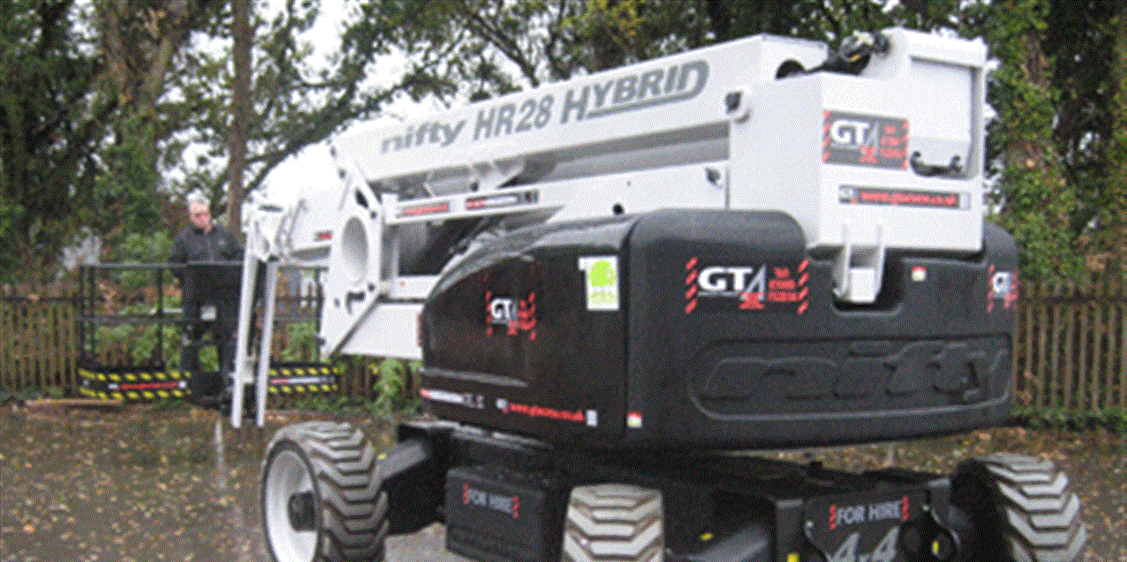 UK's first Niftylift HR28 goes to GT Access - KHL Group