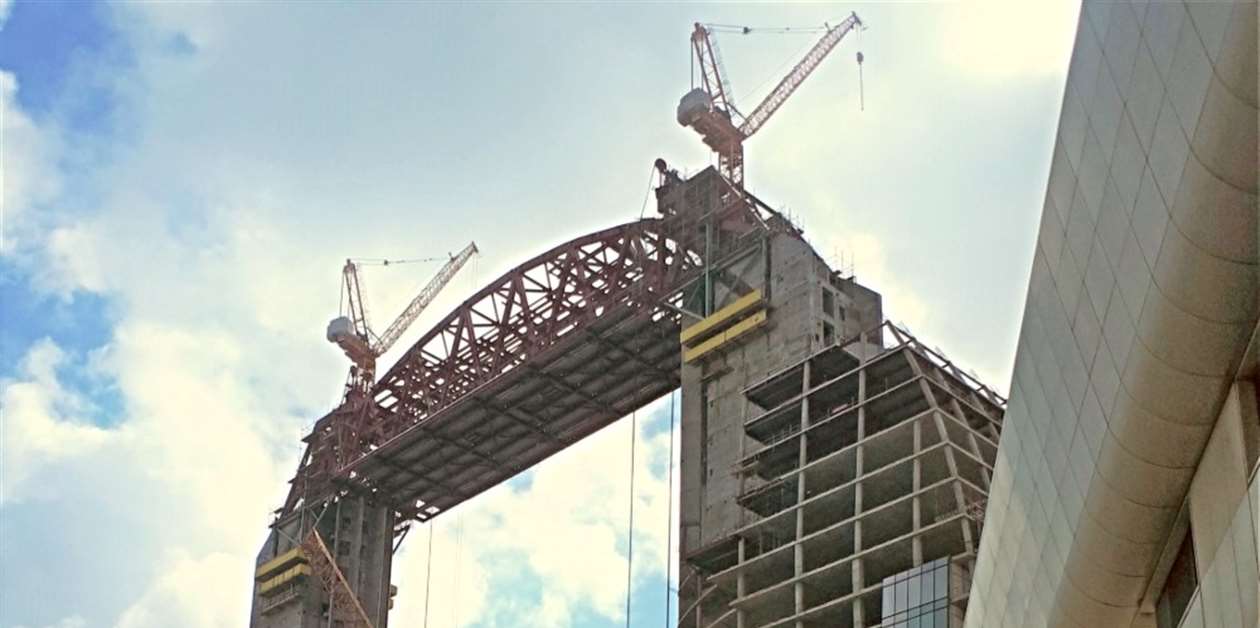 ALE installs 2,100 tonne bridge - KHL Group