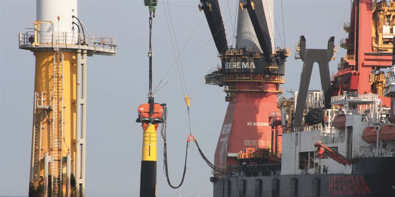 Offshore lifting: Work on water - KHL Group