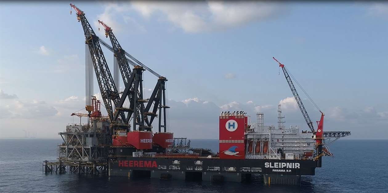 Sleipnir sets 15,300 tonne lift record - KHL Group