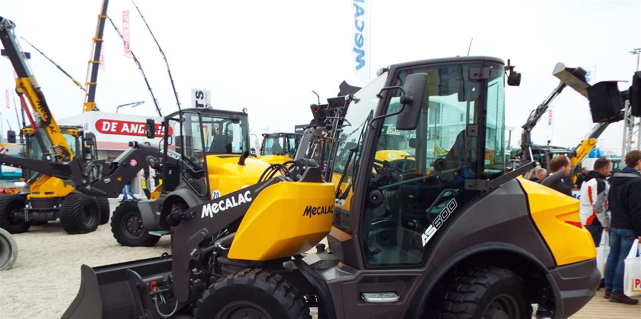 Compact loaders: Tipping point - KHL Group