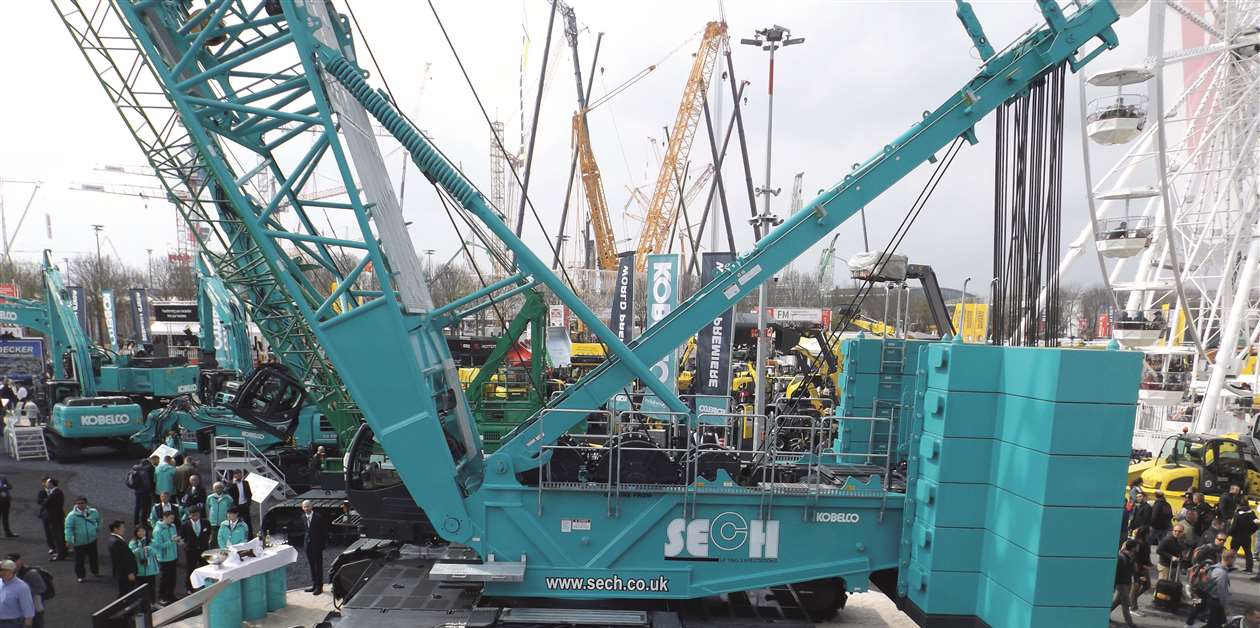 Crawler cranes: Model displays - KHL Group
