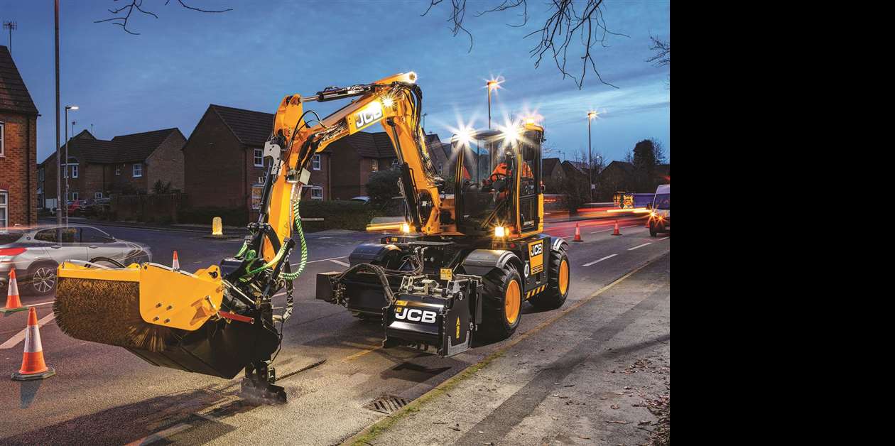 JCB reveals Hydradig-based pothole solution - KHL Group