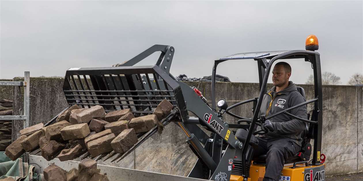 New features for Tobroco-Giant compact loaders - KHL Group