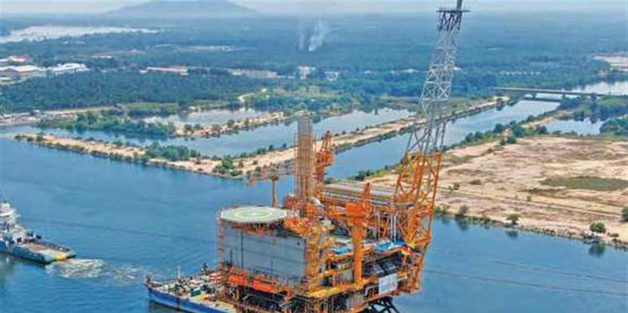 Favco books multiple crane orders - KHL Group