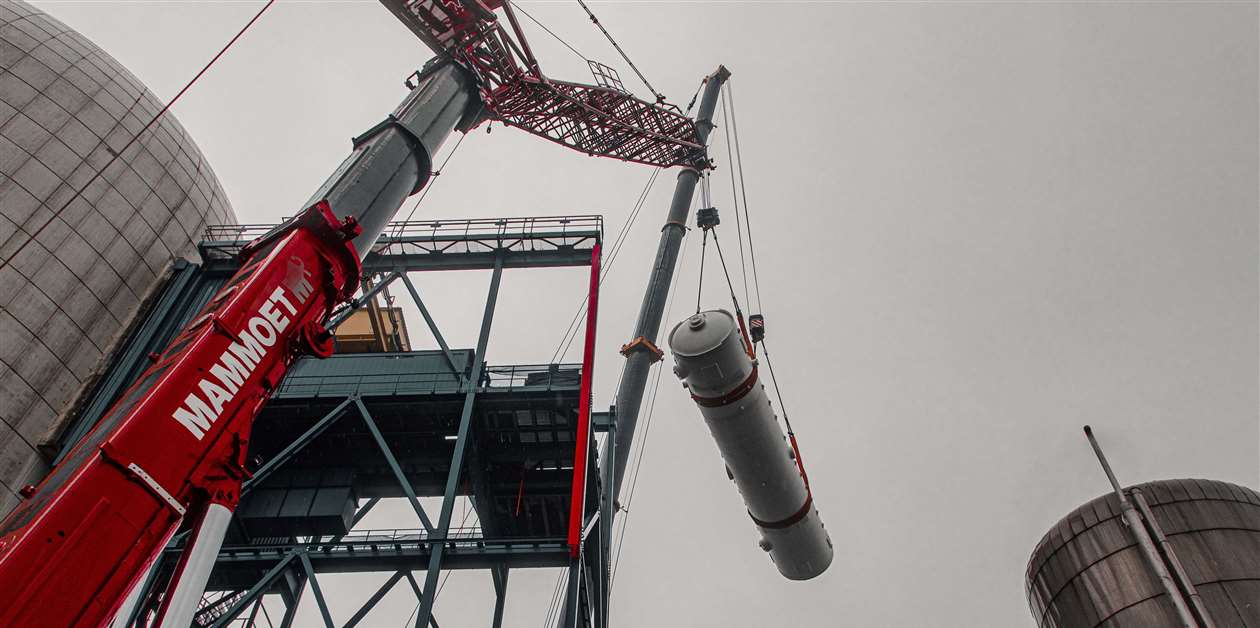 Complex steam converter removal by Mammoet - KHL Group