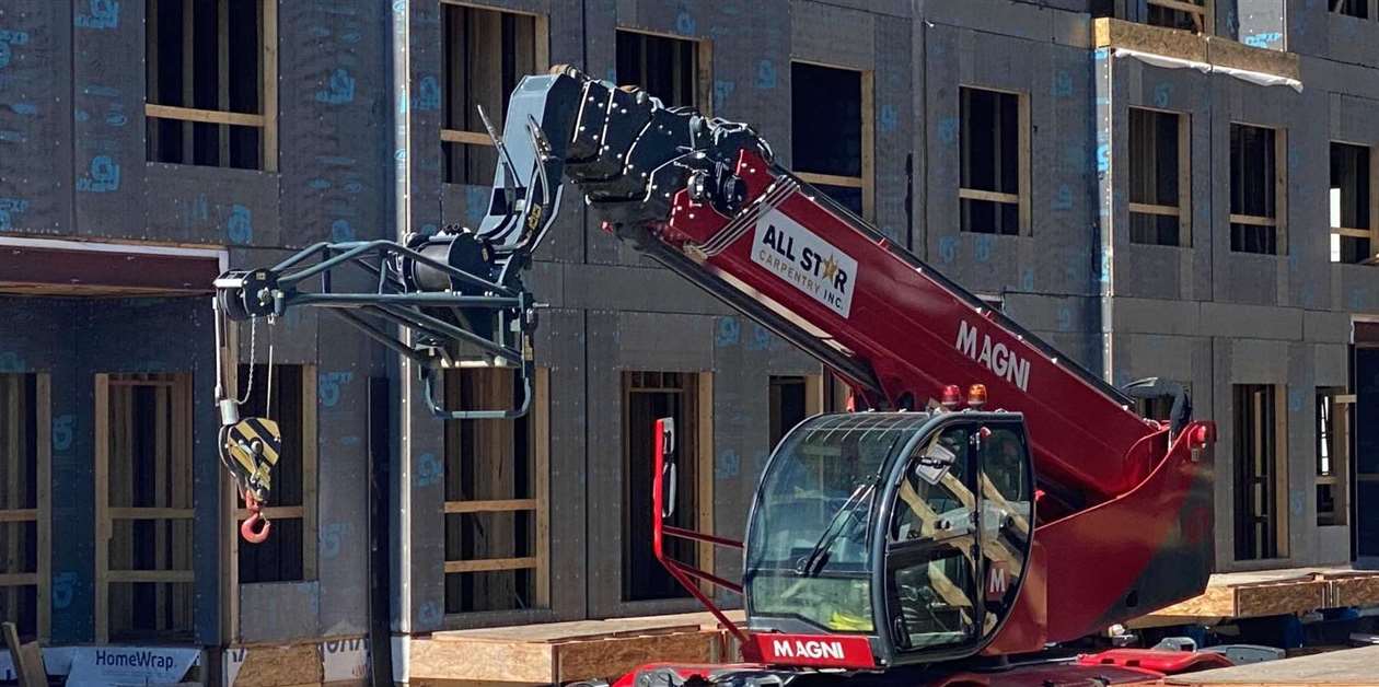 Telehandlers build new Toronto neighbourhood - KHL Group