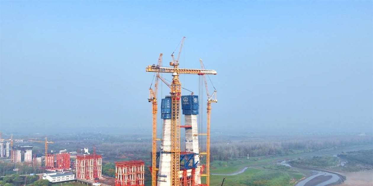 World’s largest tower crane put to work - KHL Group