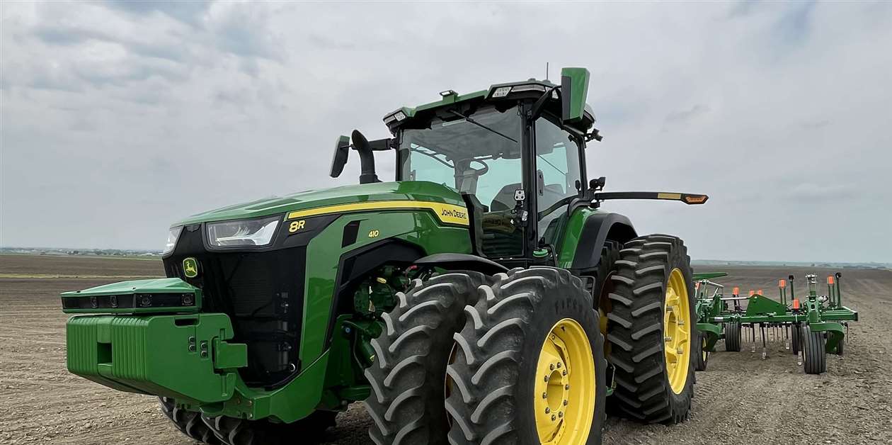 Video: John Deere Demos Autonomy on Deere 8R Tractor - KHL Group