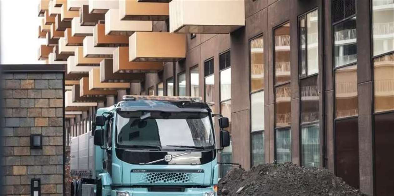 Volvo Trucks introduces uprated battery packs for medium-duty models ...