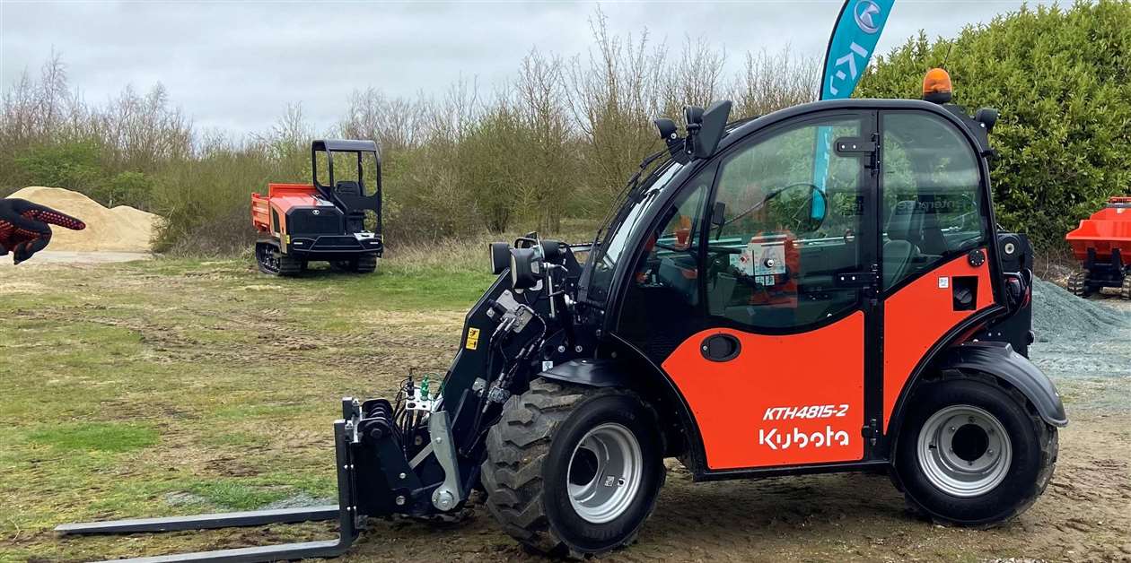 Kubota unveils compact telehander for UK - KHL Group