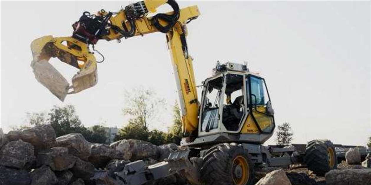AI-powered robotic excavators take direction on site - KHL Group