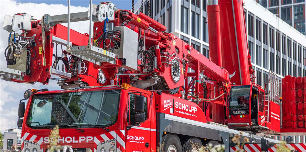 Cooler at the top: trying out a big luffing jib - KHL Group