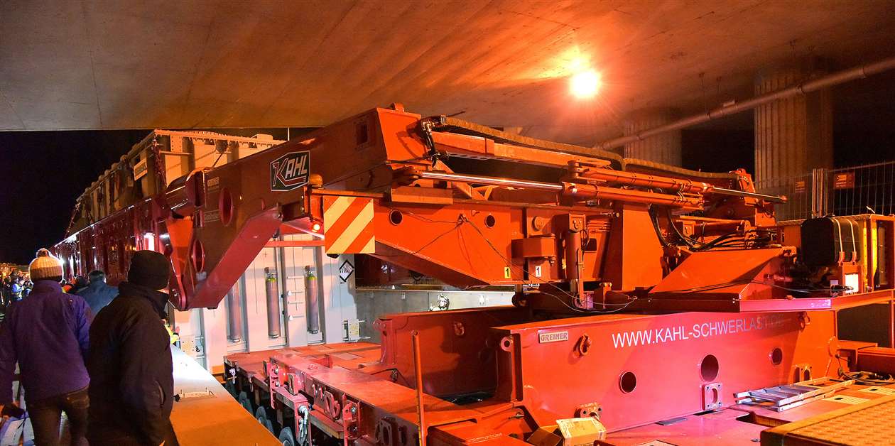 Kahl in 875 tonne transport record - KHL Group