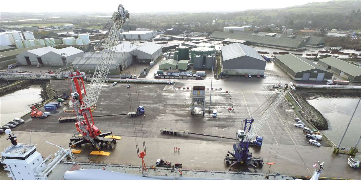 Dockside lifting: Port report - KHL Group