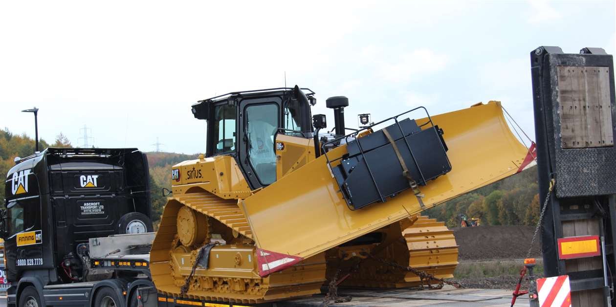 World’s first high drive electric dozer arrives in UK - KHL Group