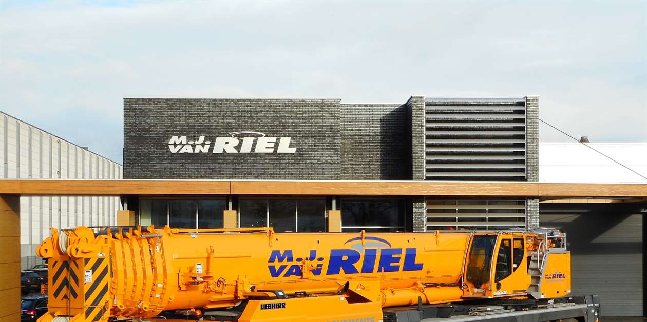 MJ van Riel adds Liebherr as flagship - KHL Group