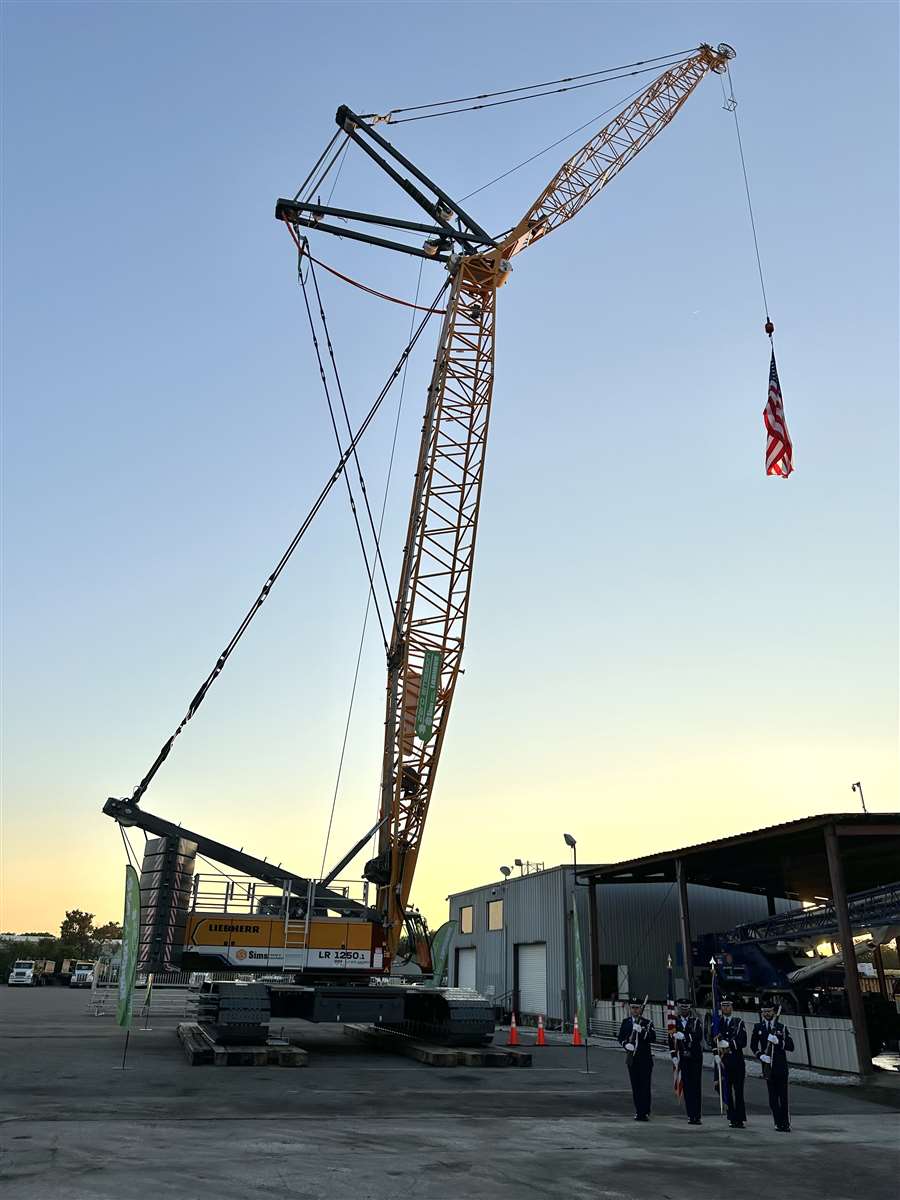 Sims Crane exhibits first battery powered crane in U.S. - KHL Group