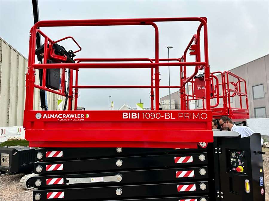AlmaCrawler celebrates 10th birthday with electric lift launch - KHL Group