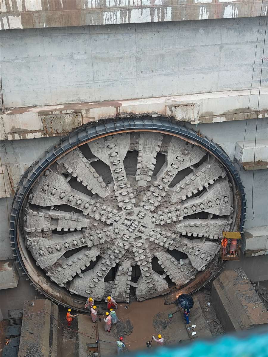 TBM breakthrough at Guangzhou Haizhu Bay Tunnel project - KHL Group